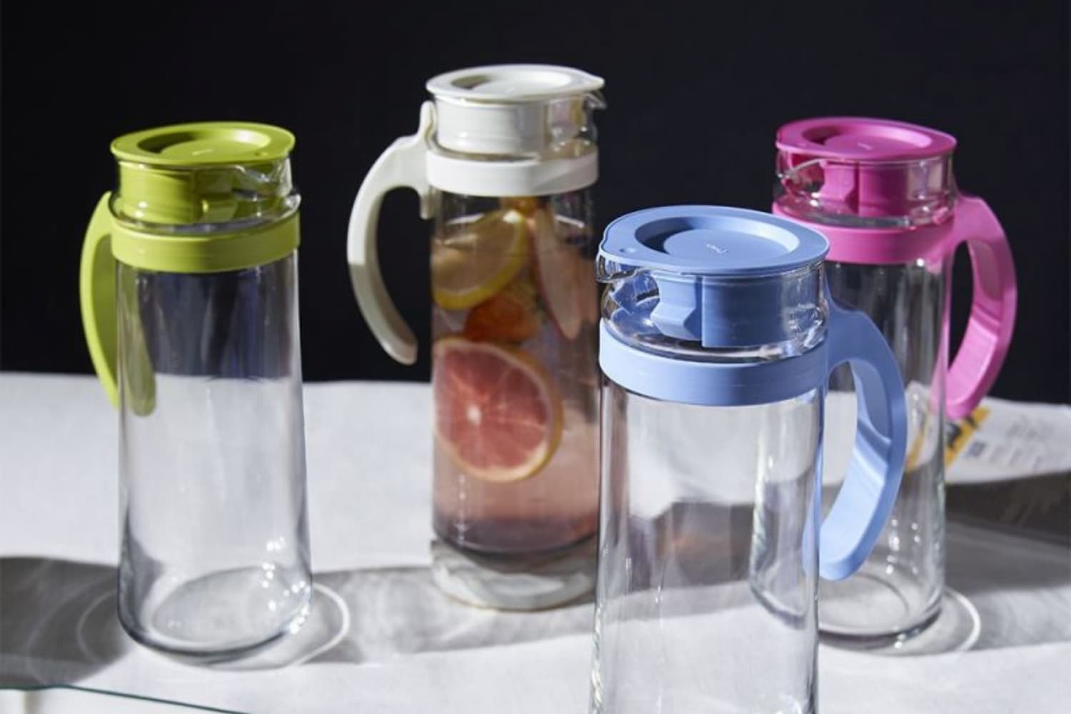 Pitcher vs Jug: What’s the Difference and Which Should You Choose?